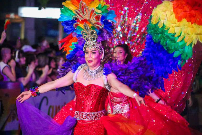 [PHOTOS] Glitter, gyrations, and gorgeous guys: Sydney Mardi Gras turns ...