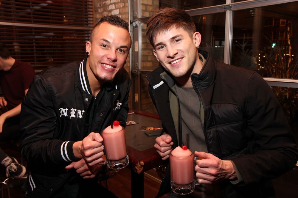 5 ways gay life lights up the Chicago night - GayCities