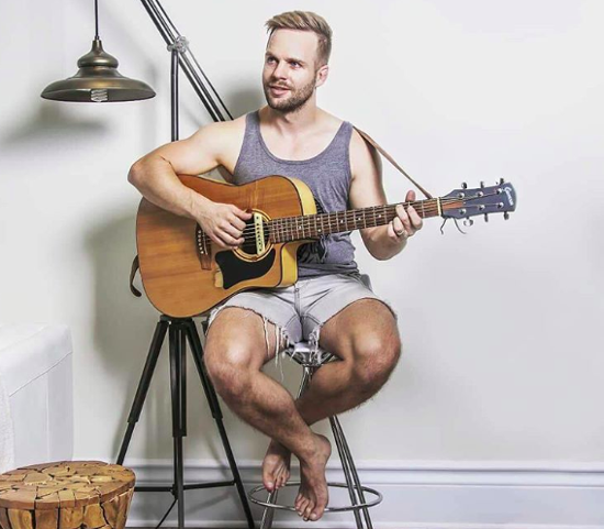 Watch Tom Goss embrace Japanese traditions while traveling through ...