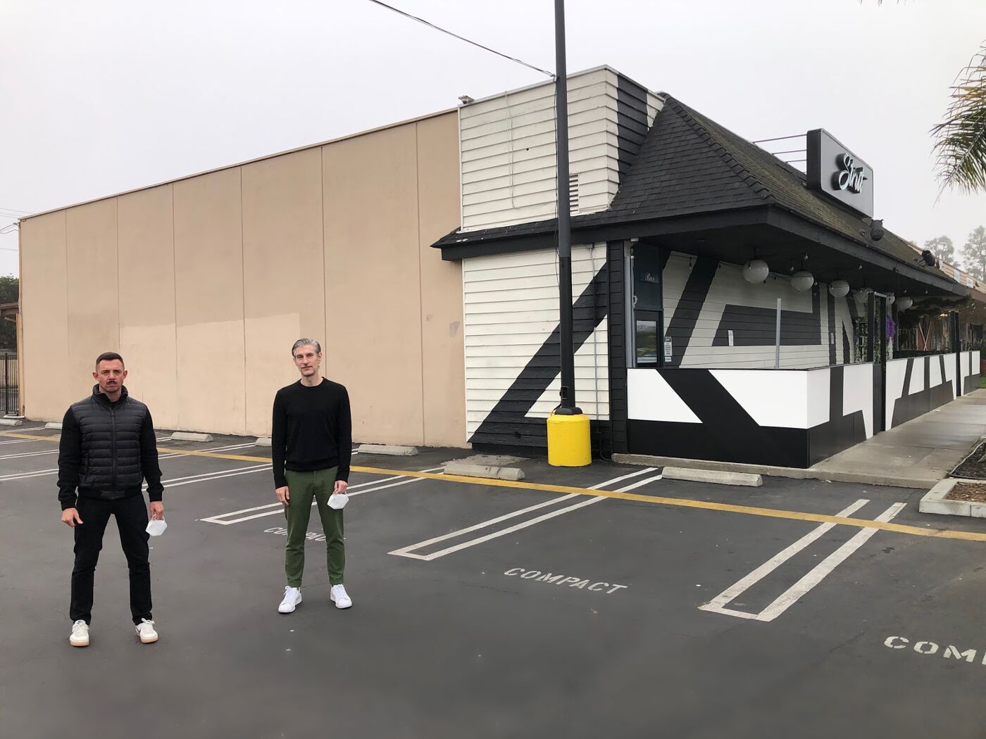 California gay club honors Dolly Parton with huge, outdoor mural ...