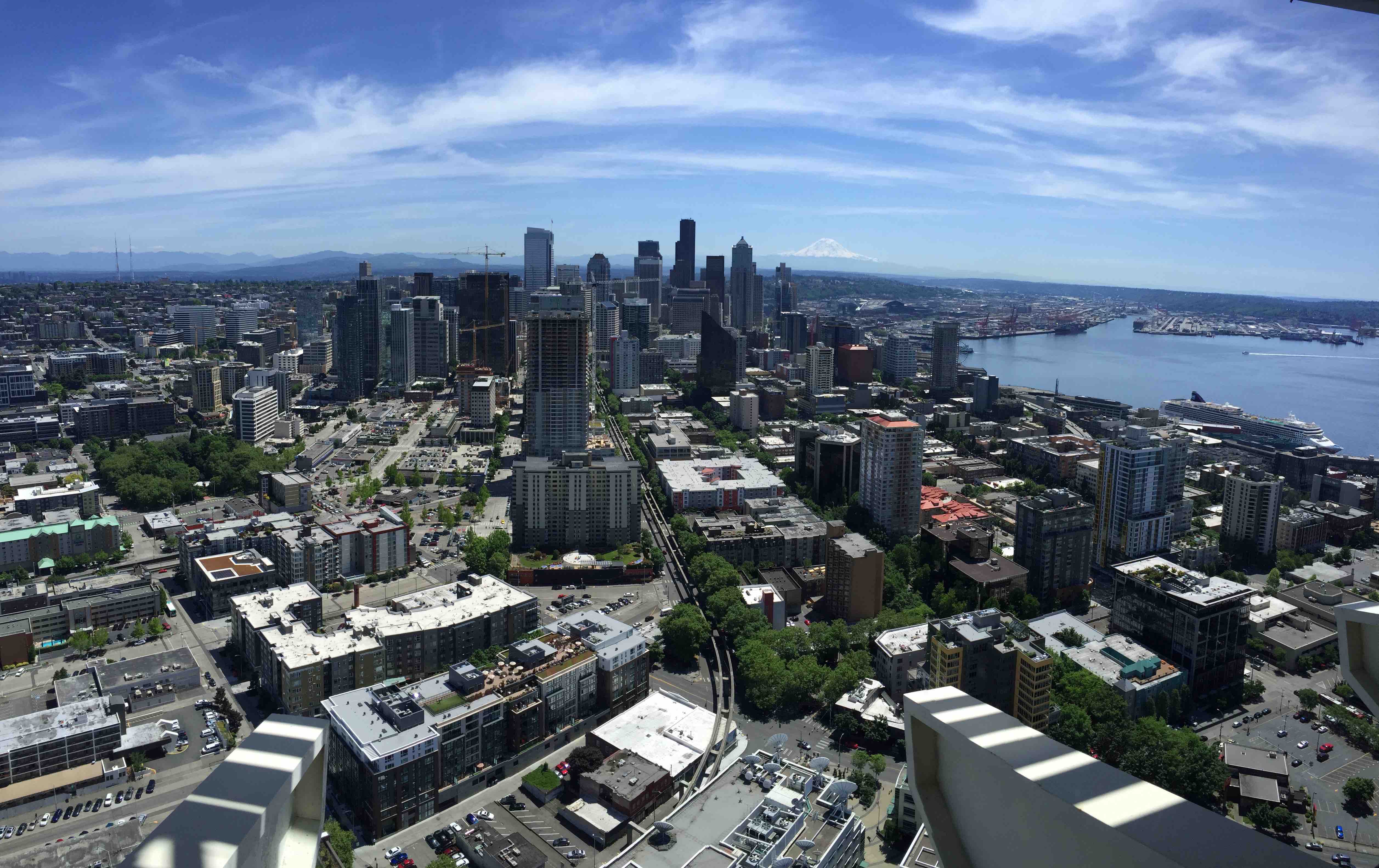 PHOTOS: Atomic Bombshells Blow up the Stage - GayCities Wanderlust